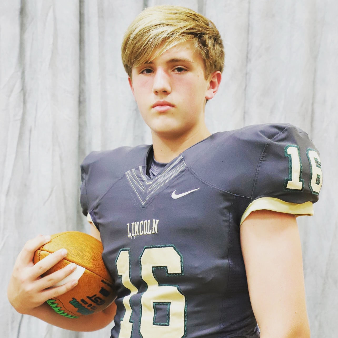 Inside the Mind of a Teenage Quarterback - Quarterback Magazine